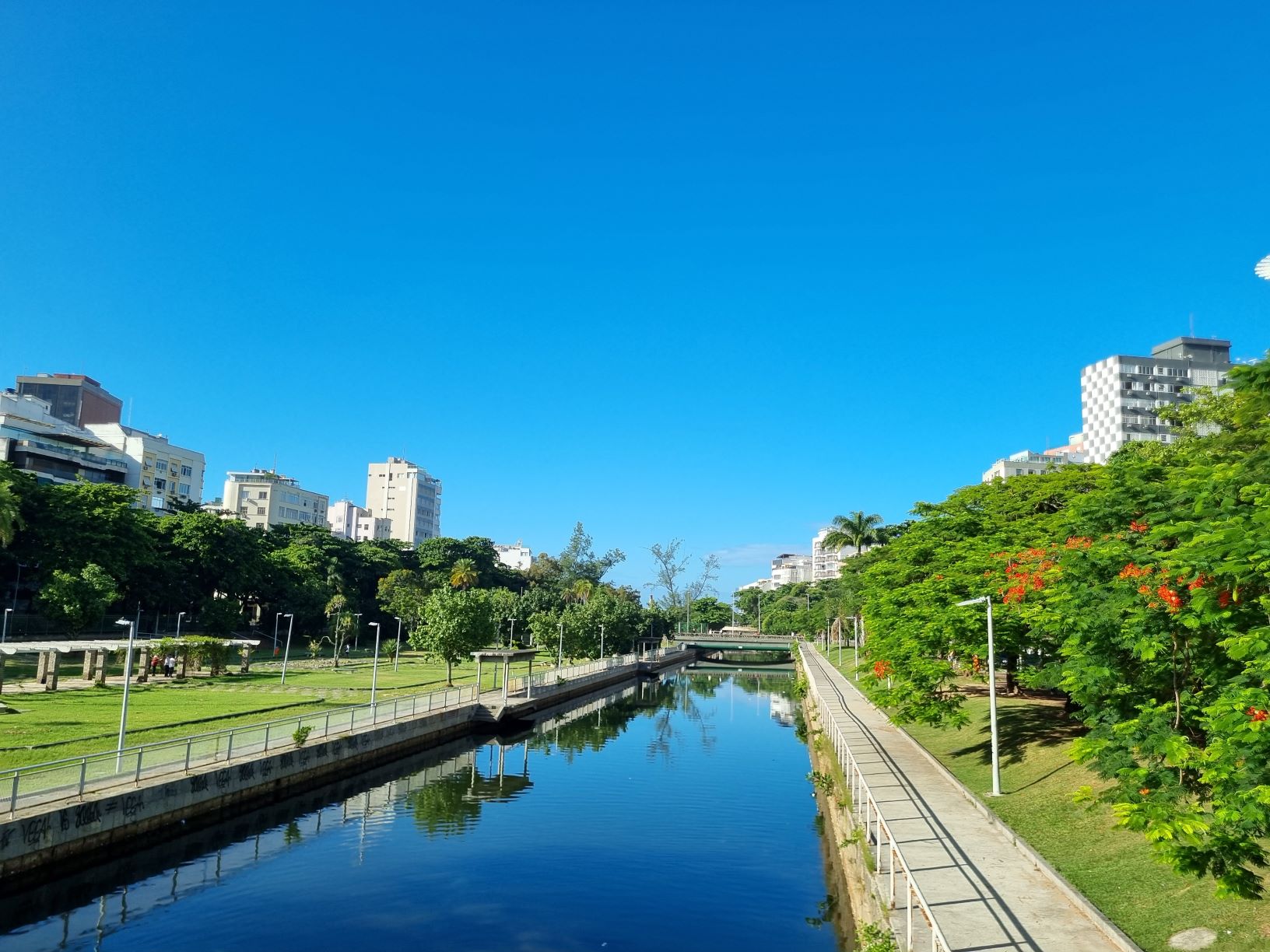 O Jardim de Alah entre o público e o privado