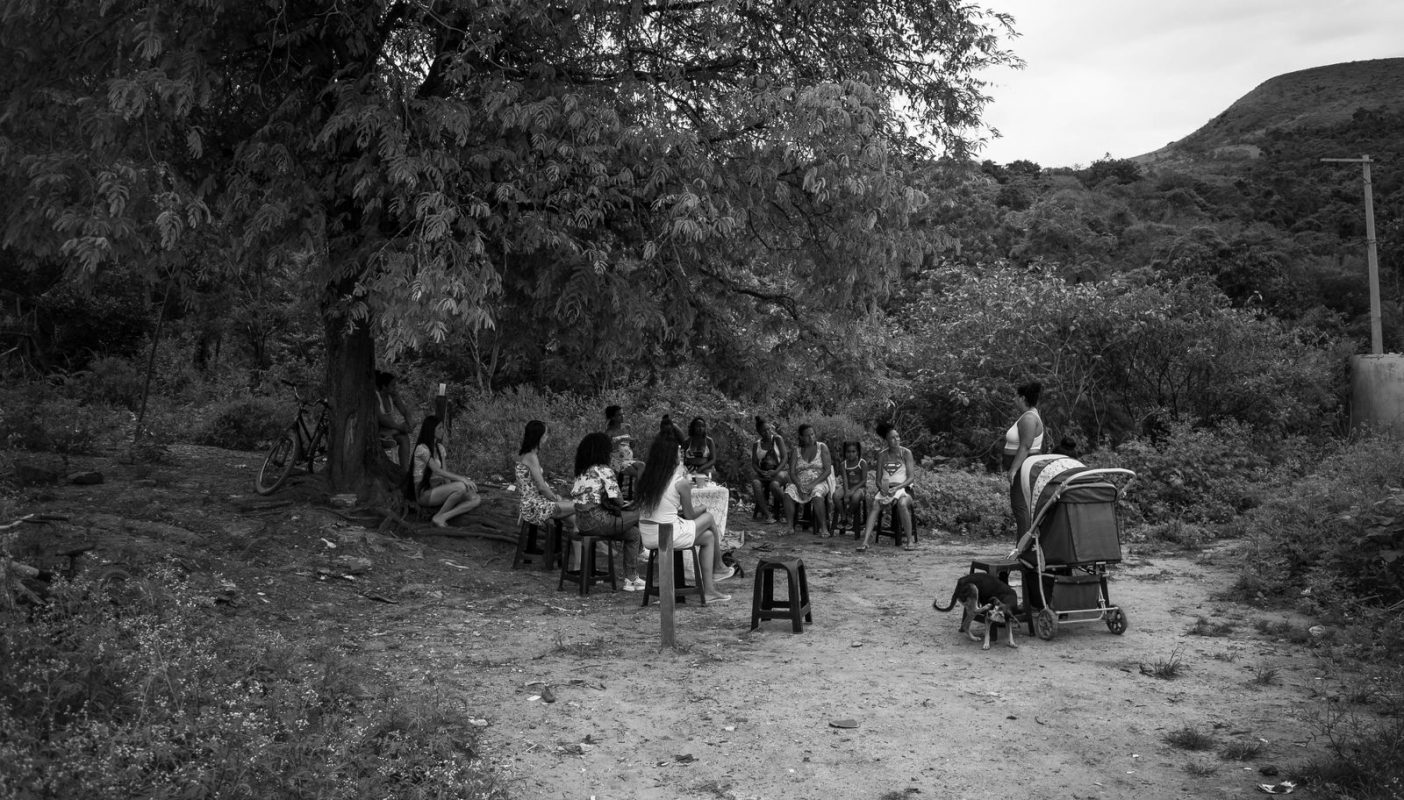 Fechado há 10 anos, lixão de Itaoca está esquecido e moradores também